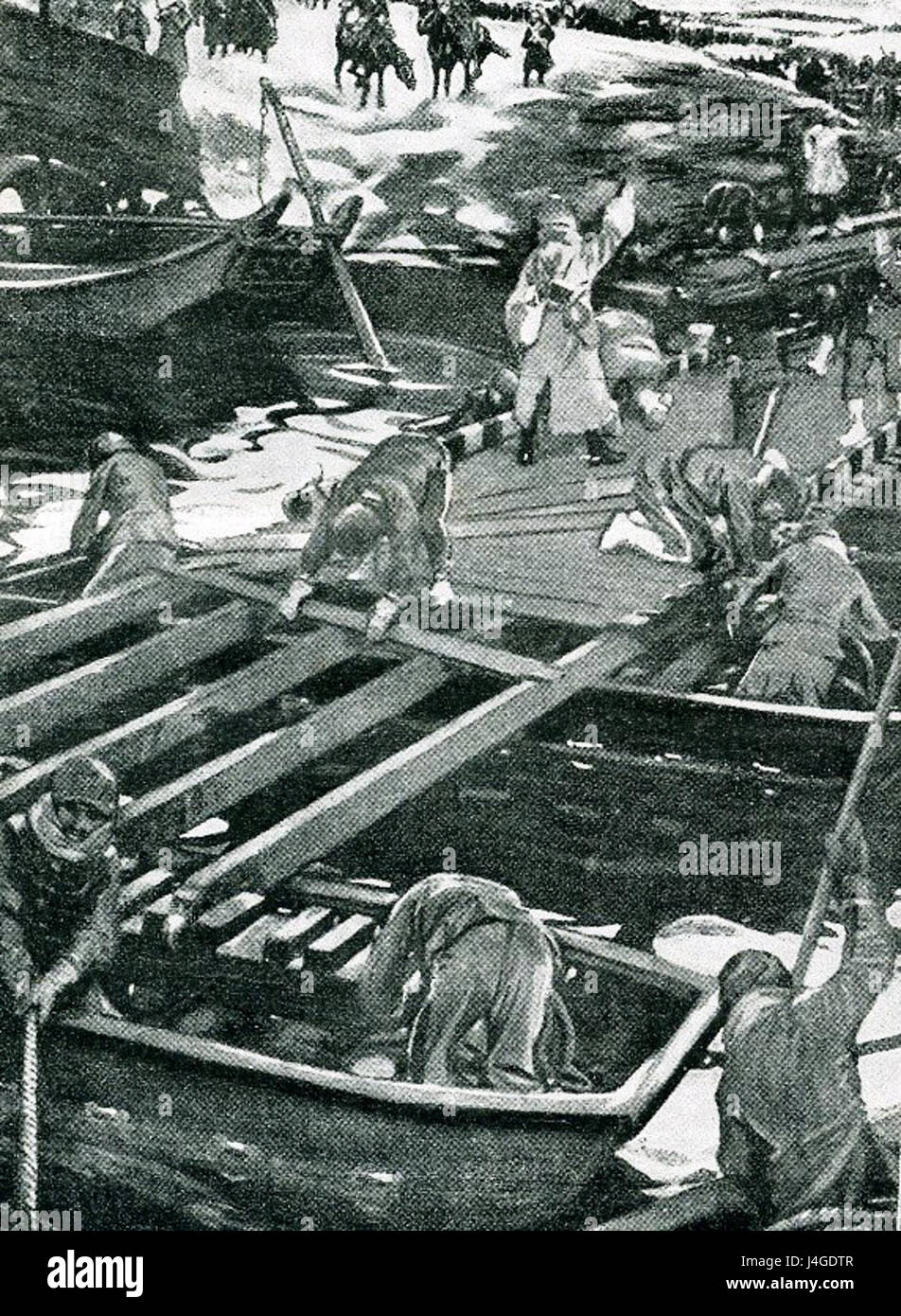 Temporary bridge hi-res stock photography and images - Alamy