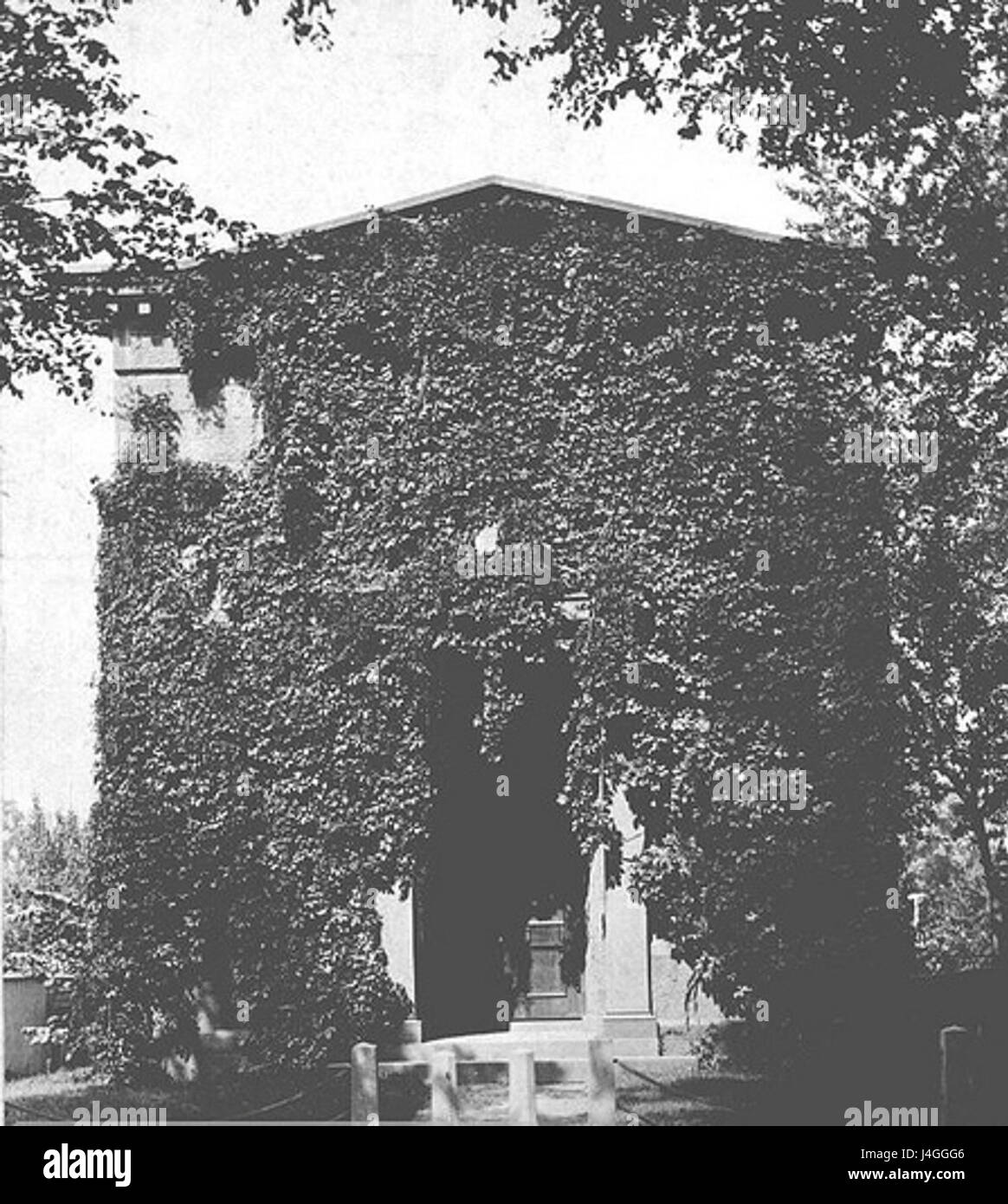 The Skull and Bones building, located at Yale University, has a rich ...