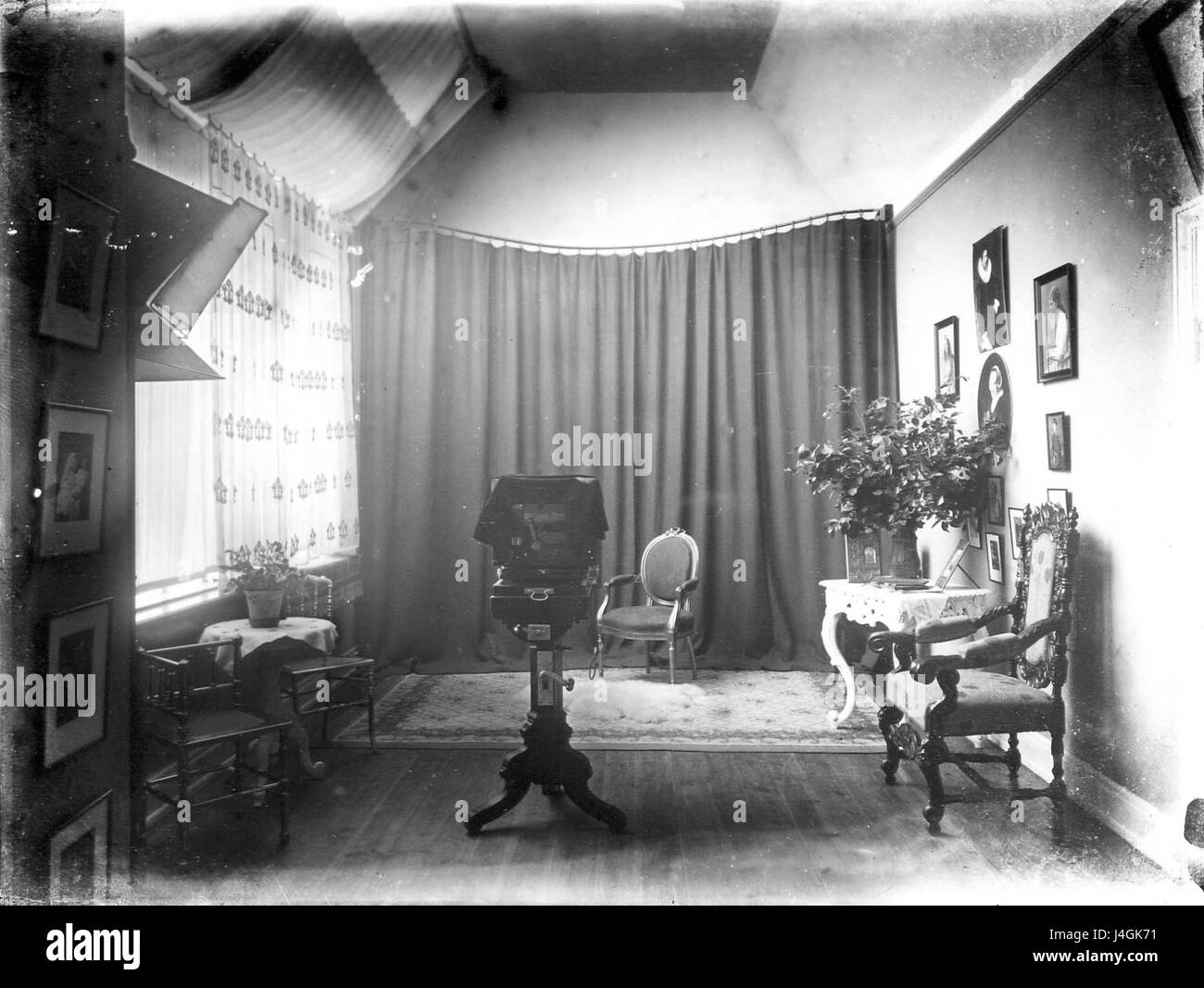 Historical studio interior hi-res stock photography and images - Alamy