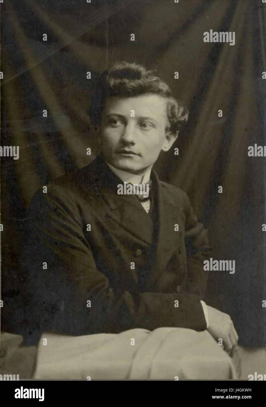 Svitoslav Peruzzi was a renowned Italian architect known for his ...