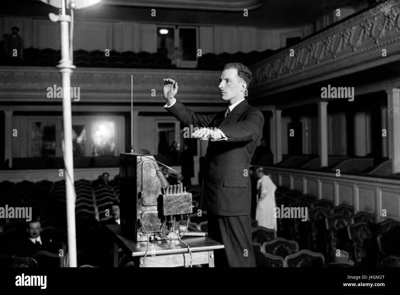 Electromagnetic fields hi-res stock photography and images - Alamy