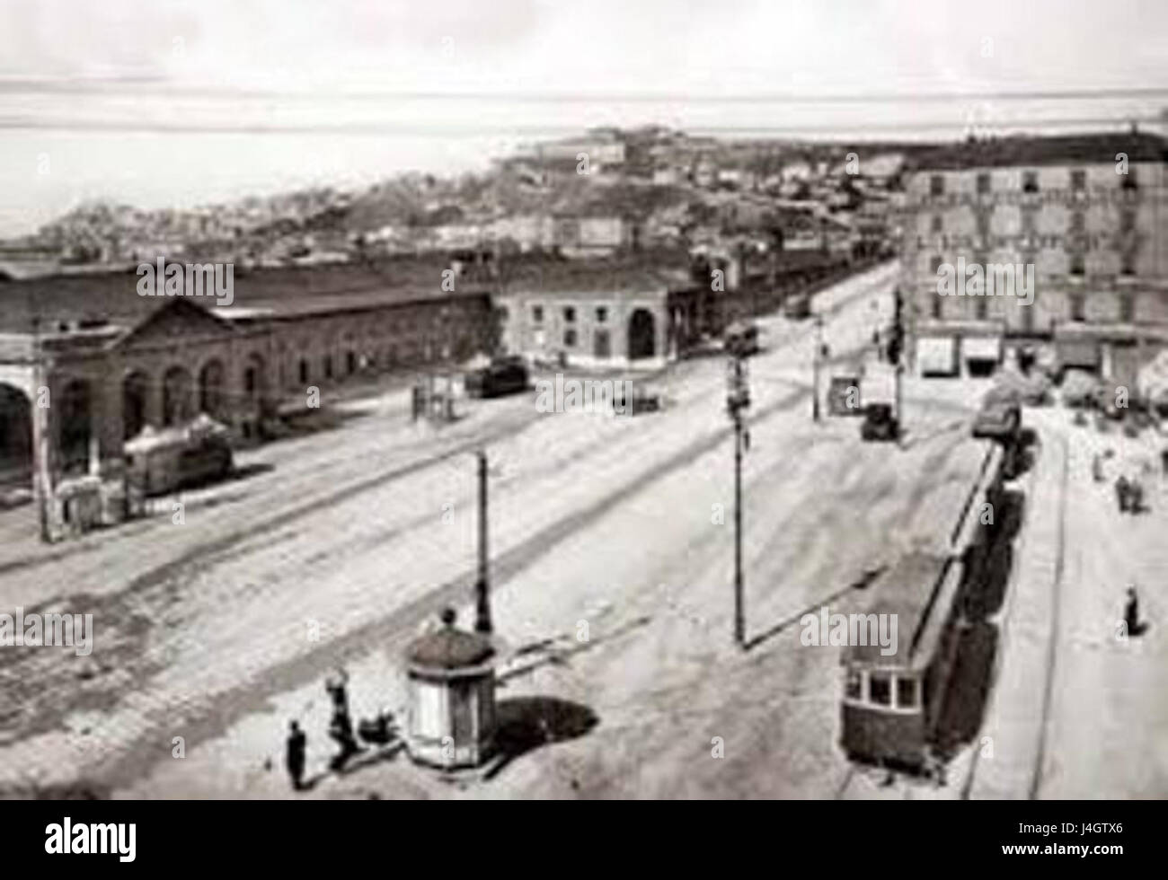 Stazione di tram hi-res stock photography and images - Alamy
