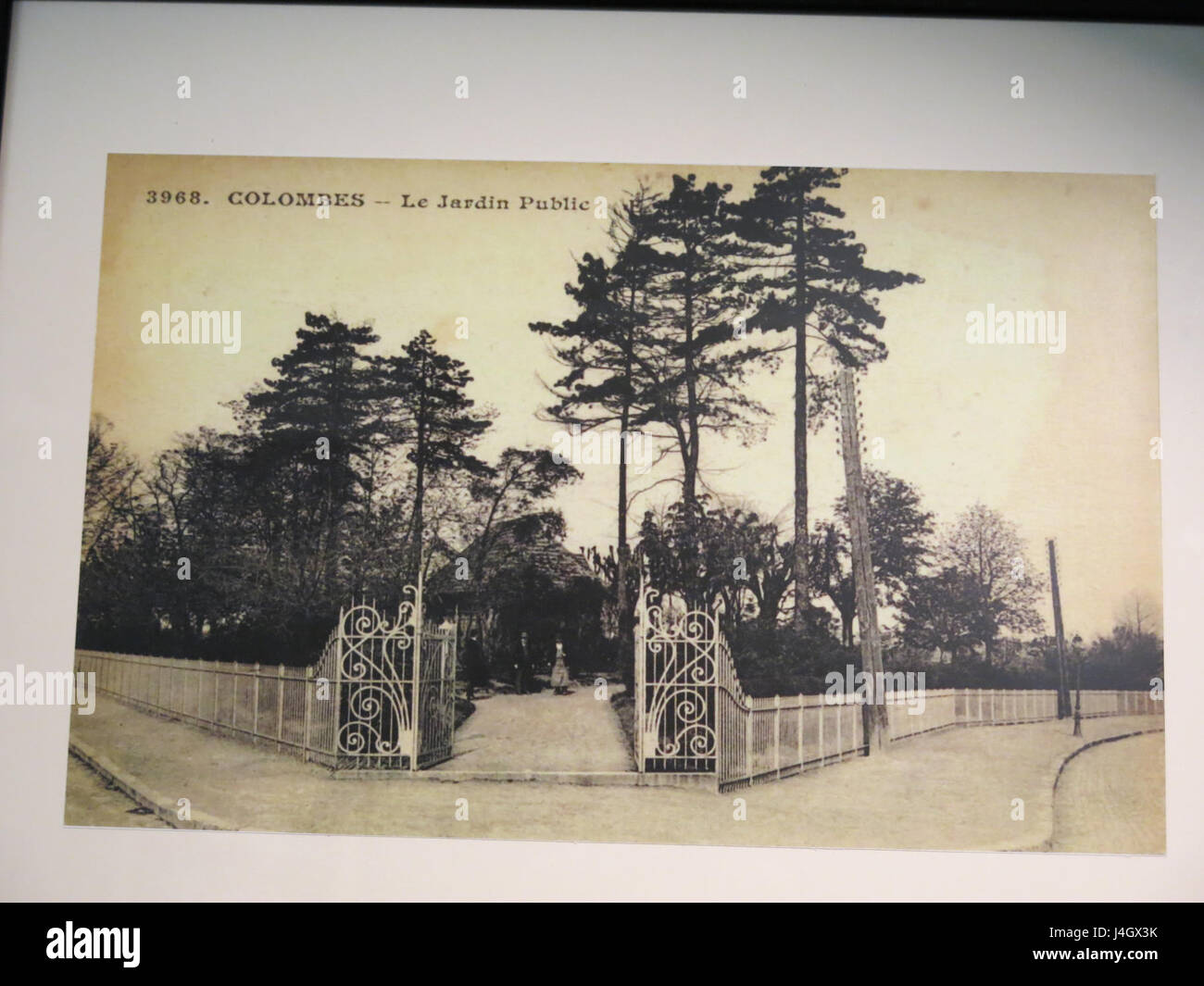 Square Edgar Quinet (Colombes) circa 1910 Stock Photo - Alamy