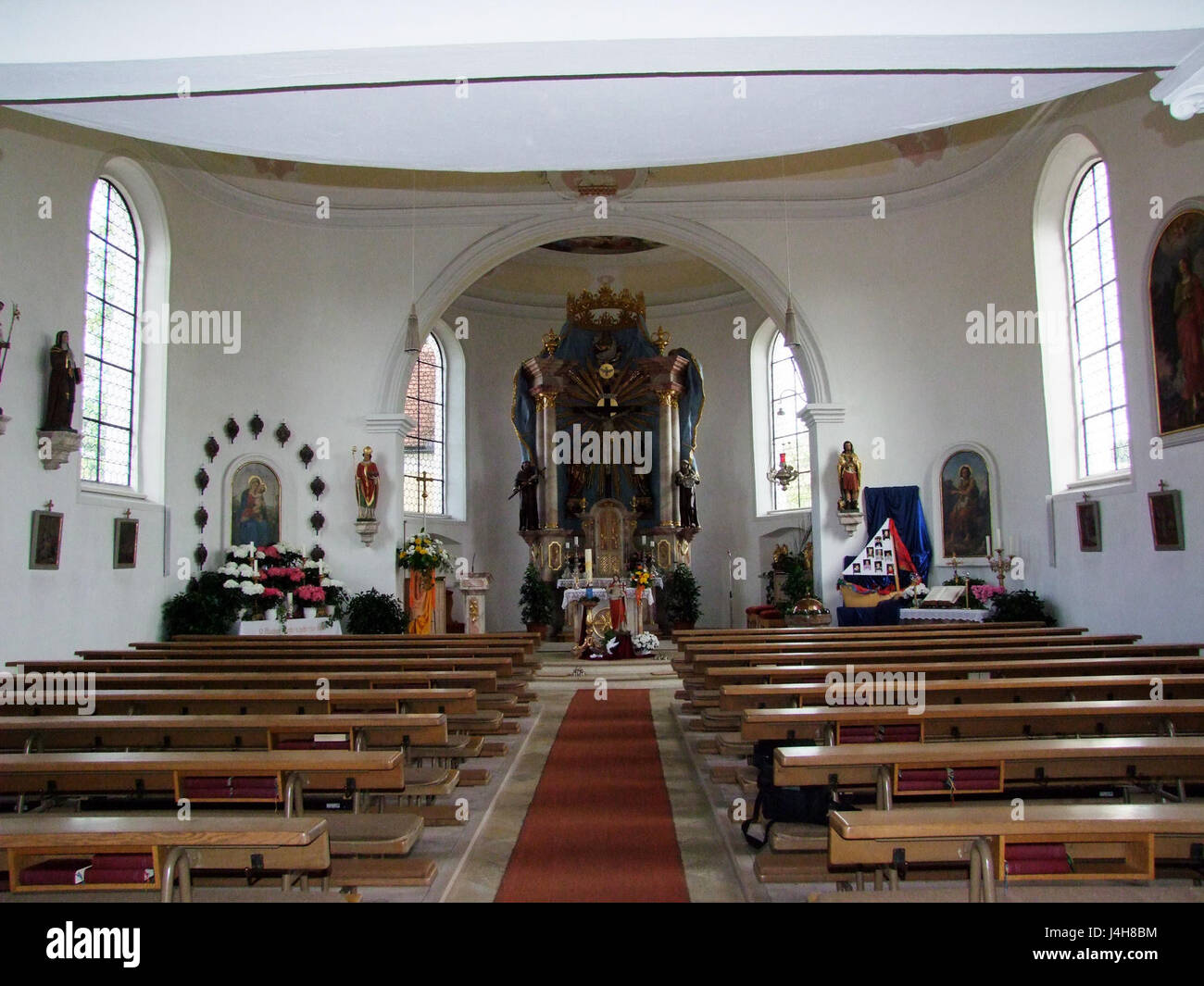 This image depicts the view of the choir in St. Afra, located in Lachen ...