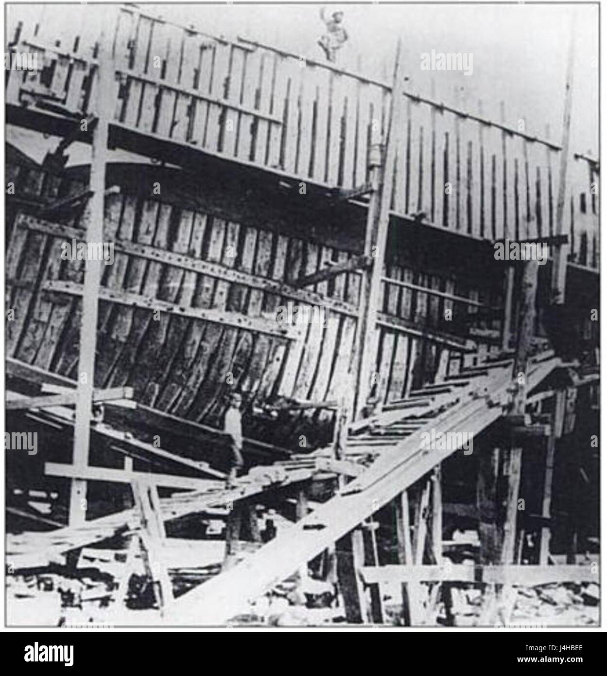 Vintage photo photograph shipbuilding hi-res stock photography and ...