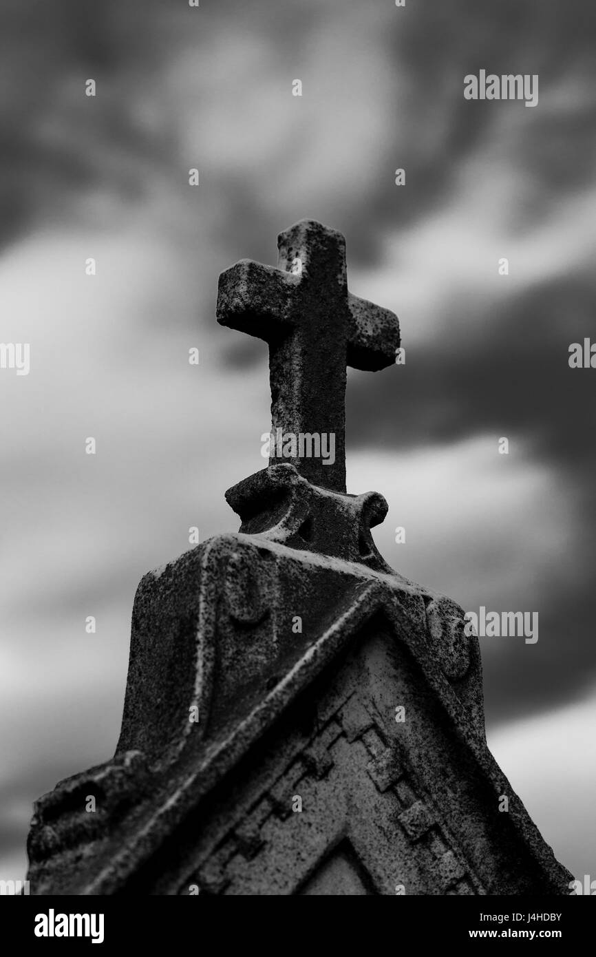 Death religion tombstone hi-res stock photography and images - Alamy