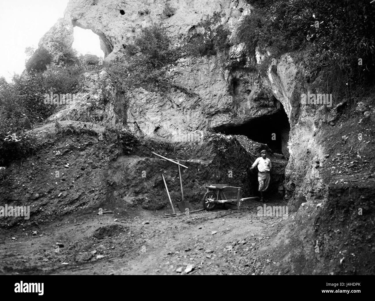Cave hideouts hi-res stock photography and images - Alamy