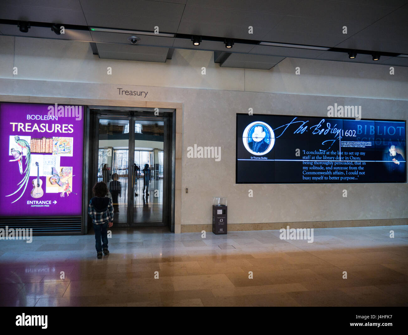 Oxford library books hi-res stock photography and images - Alamy