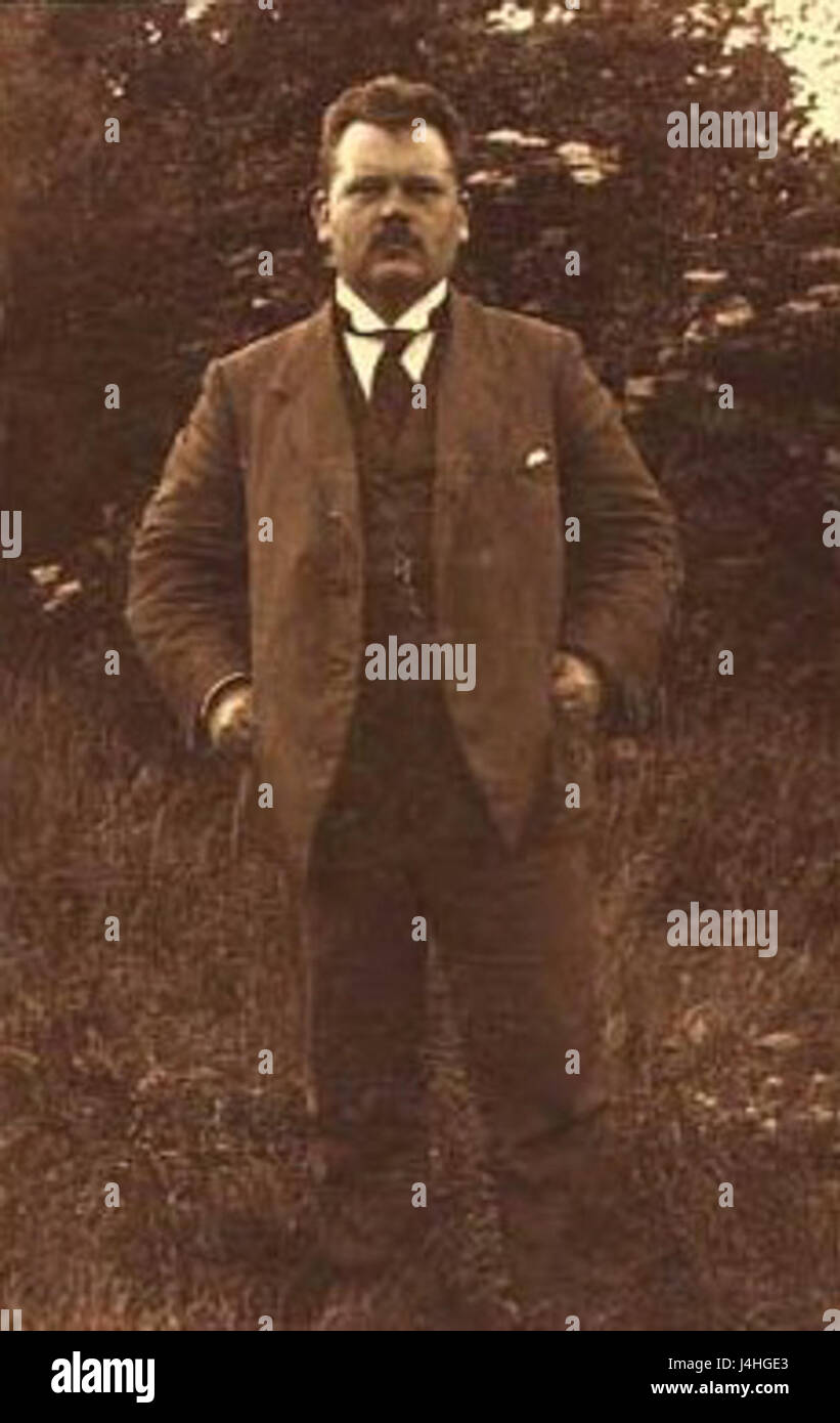 Sinding hi-res stock photography and images - Alamy