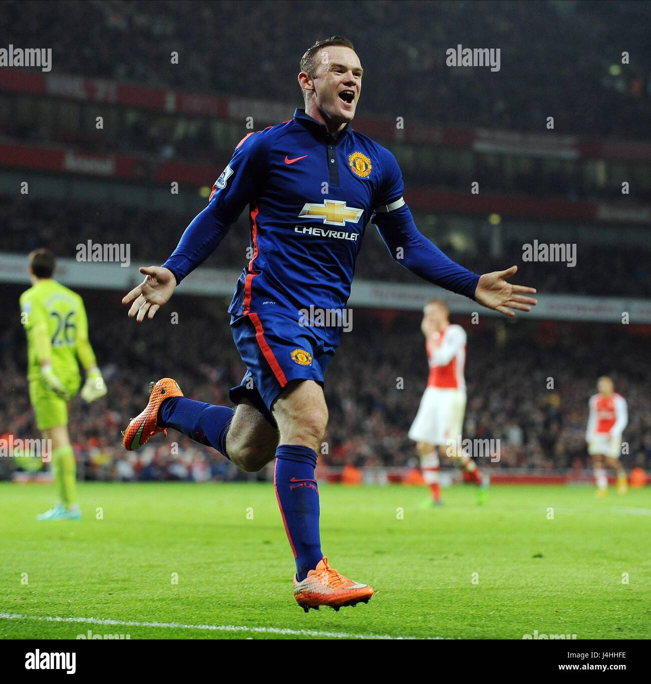 Wayne rooney celebrates premier league hi-res stock photography and ...