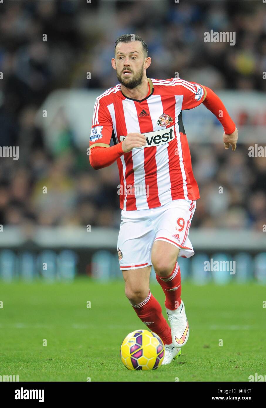 STEVEN FLETCHER SUNDERLAND FC ST JAMES PARK NEWCASTLE ENGLAND 21 ...