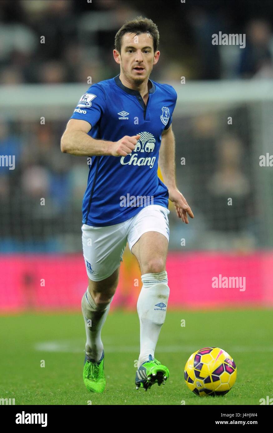 LEIGHTON BAINES EVERTON FC EVERTON FC ST JAMES PARK NEWCASTLE ENGLAND ...