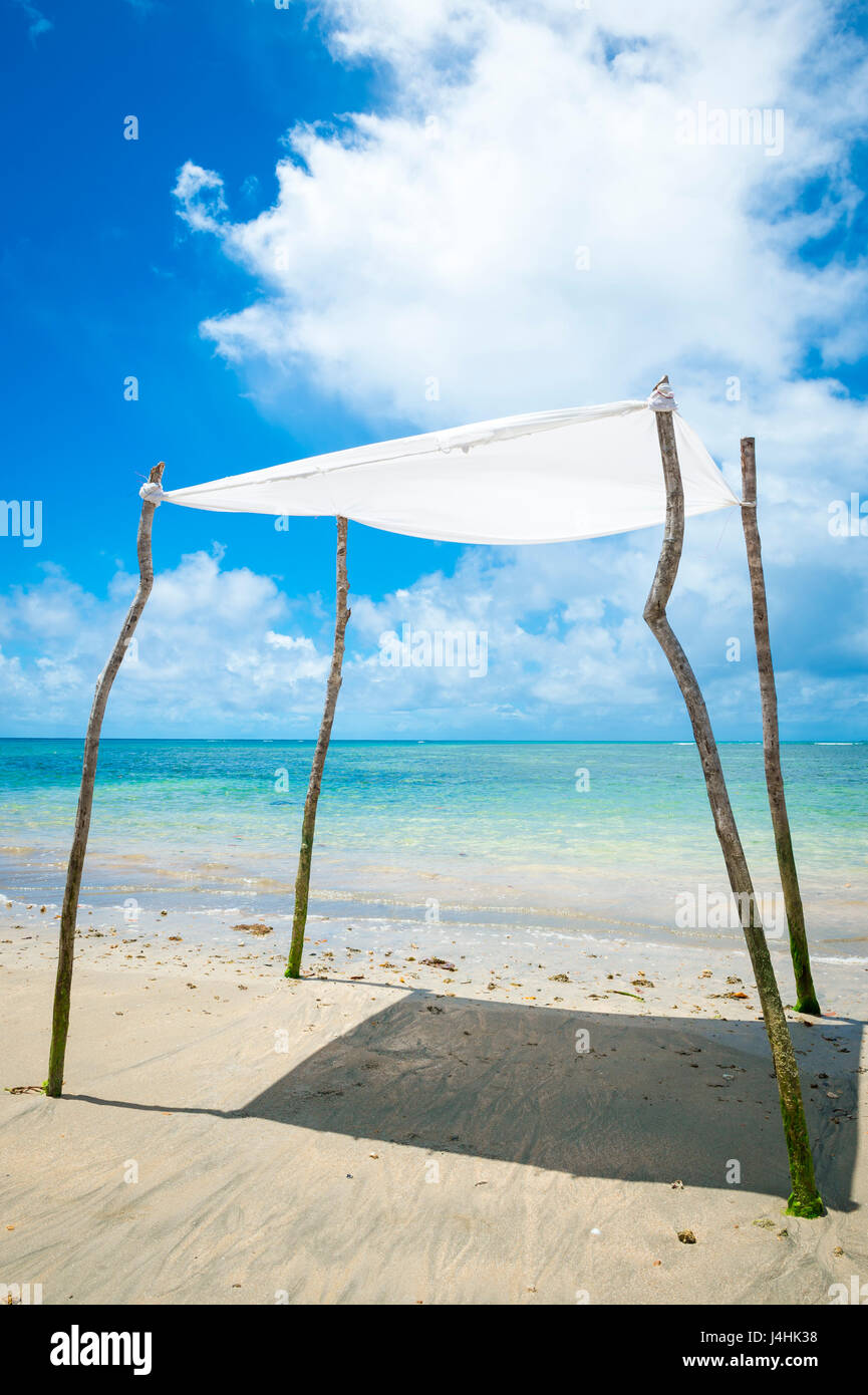 Tent made from sticks hi-res stock photography and images - Alamy