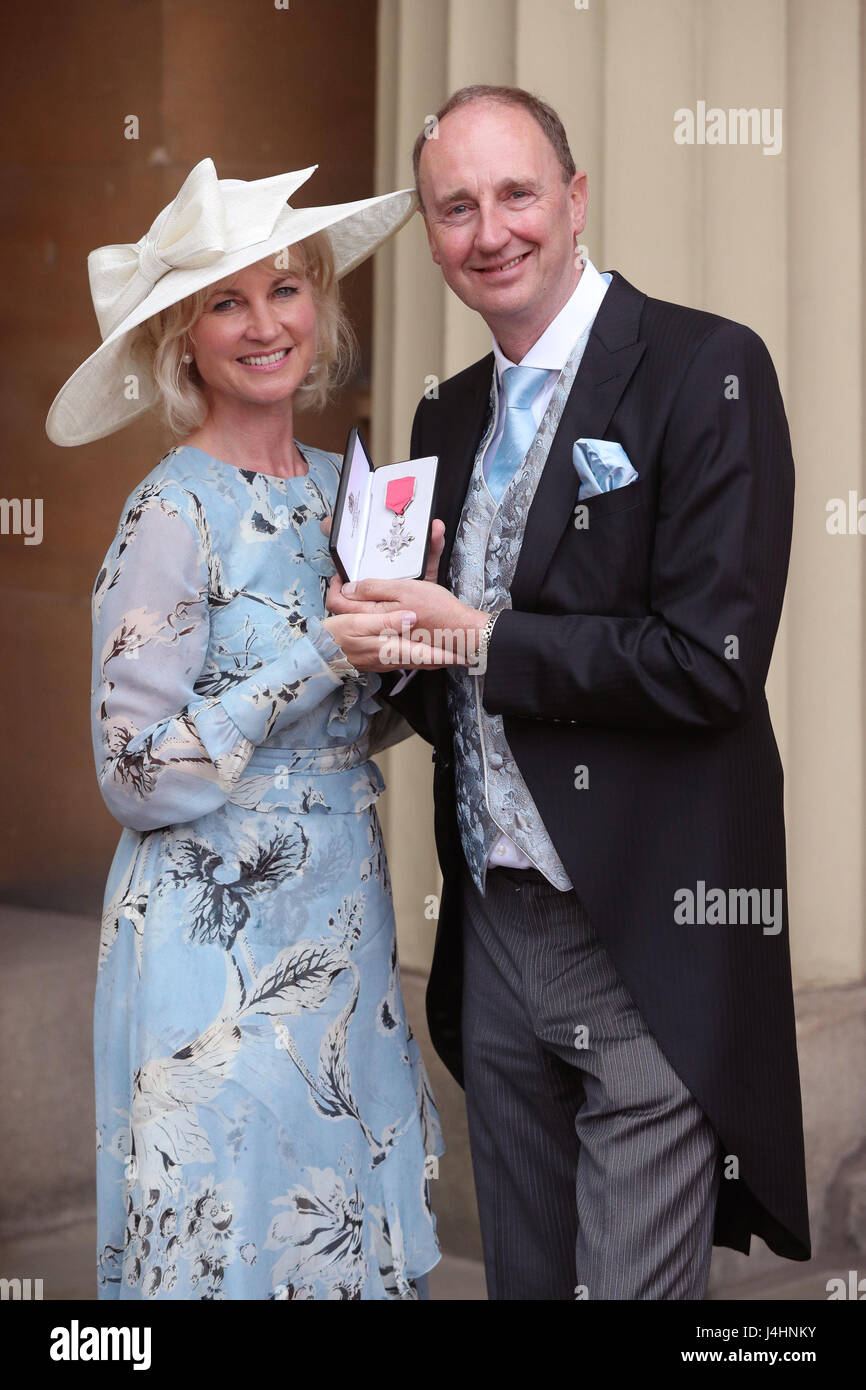 Jonathan Agnew and his wife Emma after he was awarded an MBE by the ...