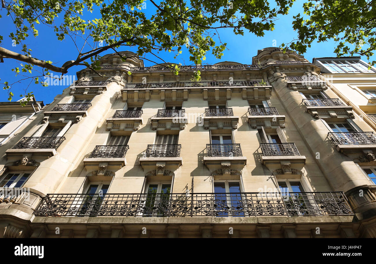 The facade of Parisian building, France Stock Photo - Alamy