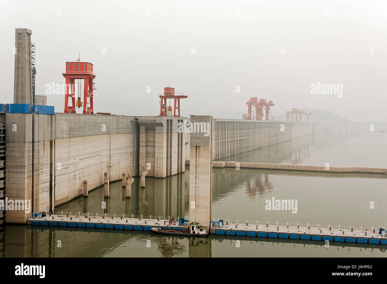 Three gorges dam construction hi-res stock photography and images - Alamy