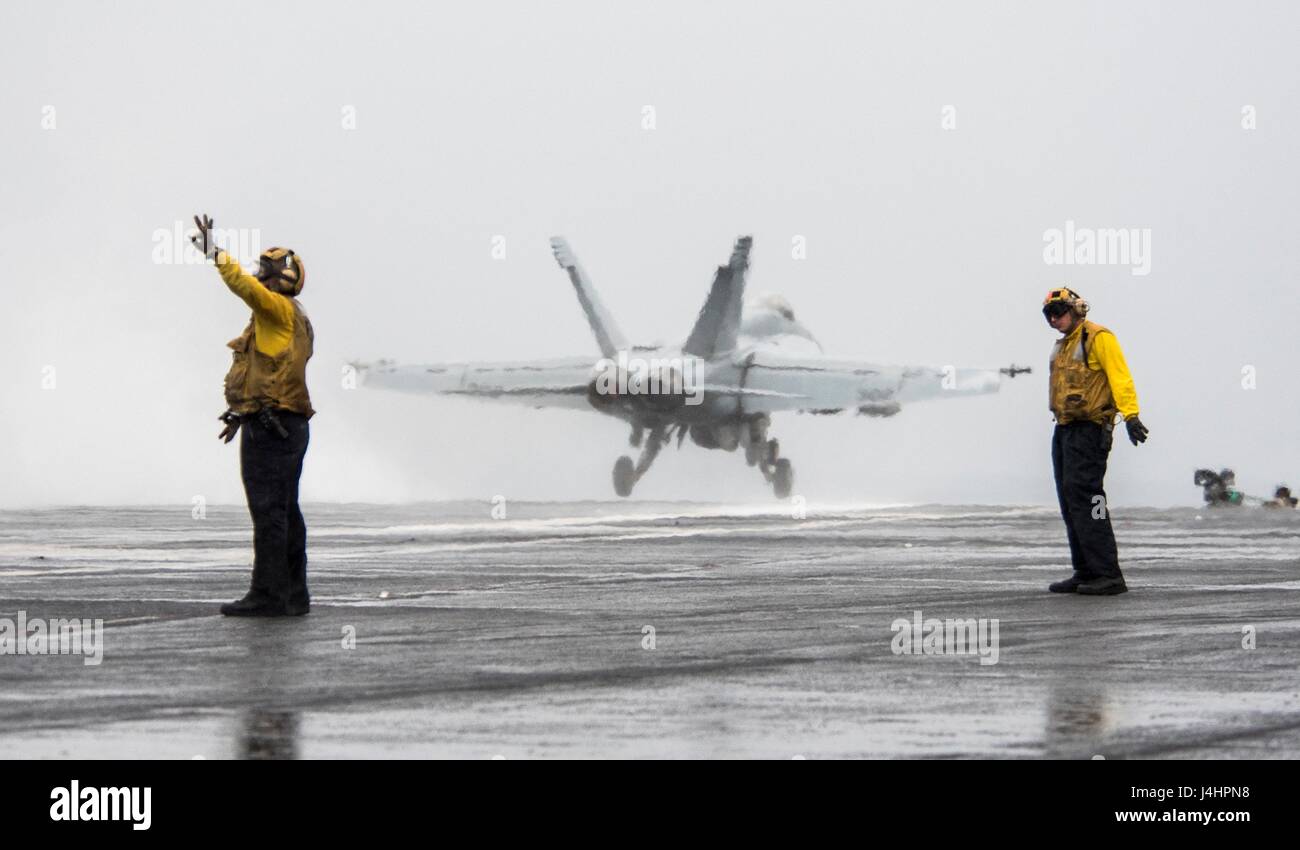 George bush aircraft carrier hi-res stock photography and images - Alamy