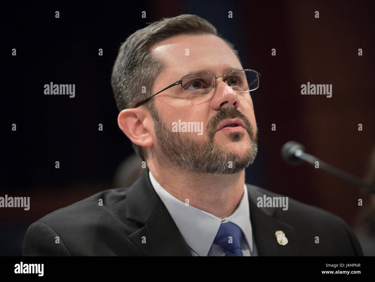 Immigration customs enforcement agent hi-res stock photography and ...