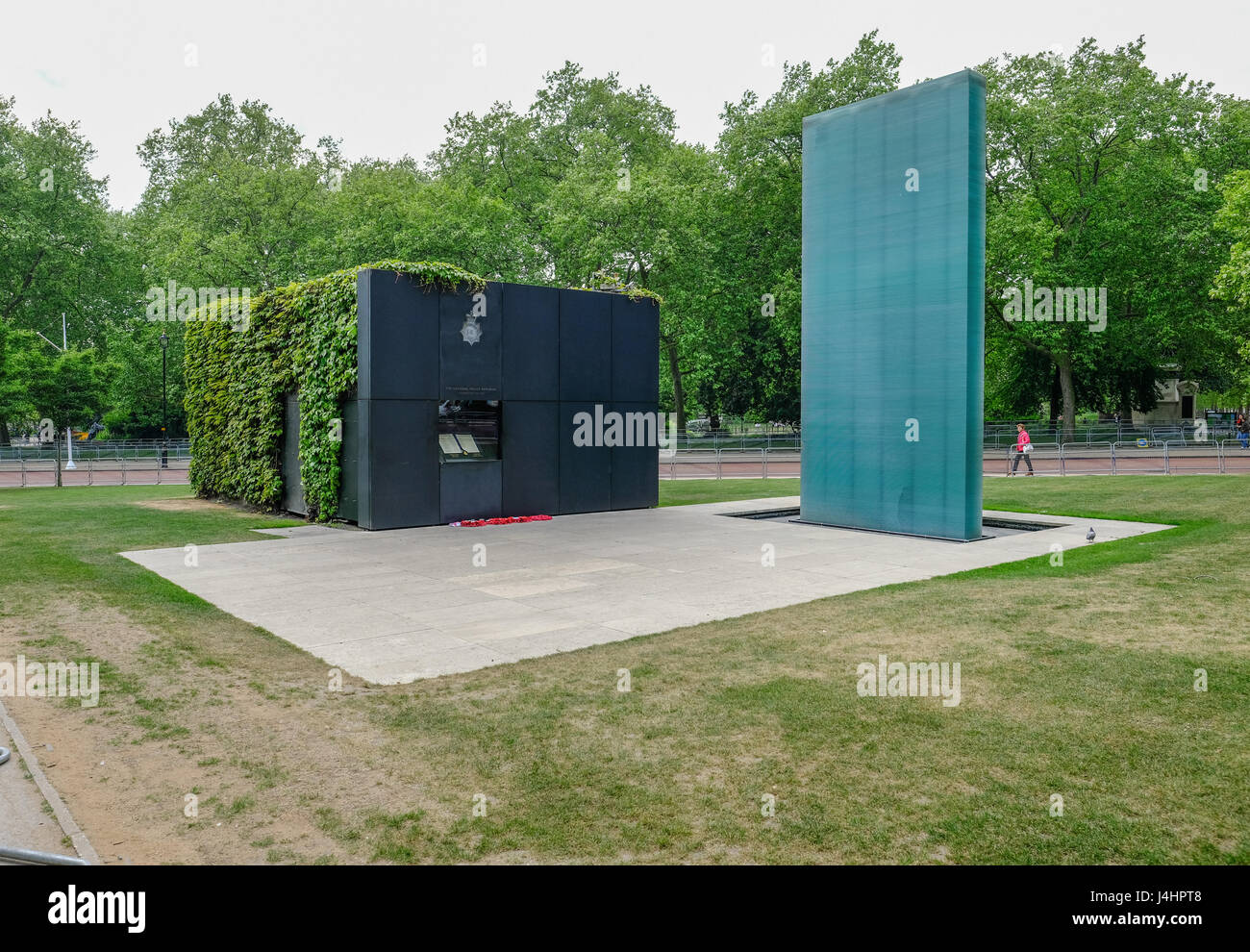 St. James Park, London, England - May 11, 2017: The National Police ...