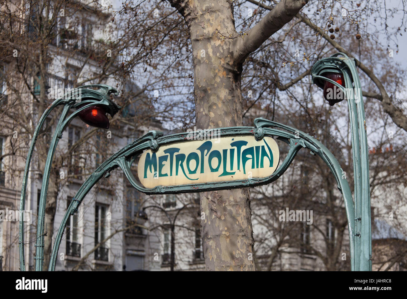 parisian metro entrance sign Stock Photo - Alamy