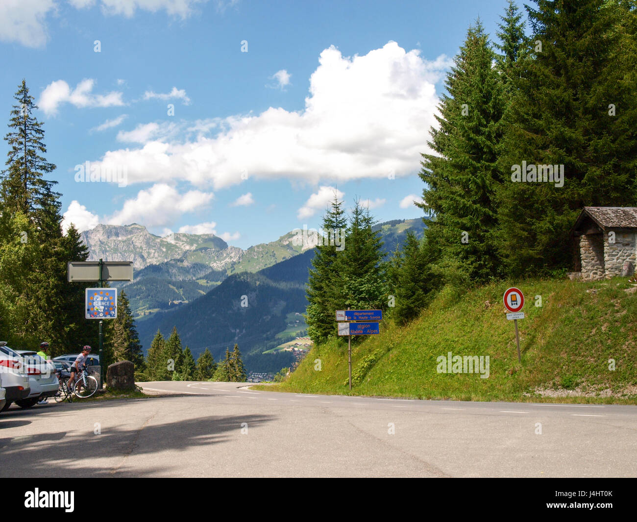 Swiss border alps sign hi-res stock photography and images - Alamy