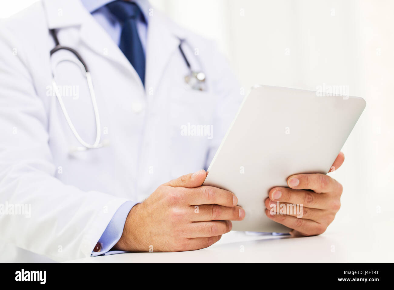 Doctor hand tablet medicine hi-res stock photography and images - Alamy