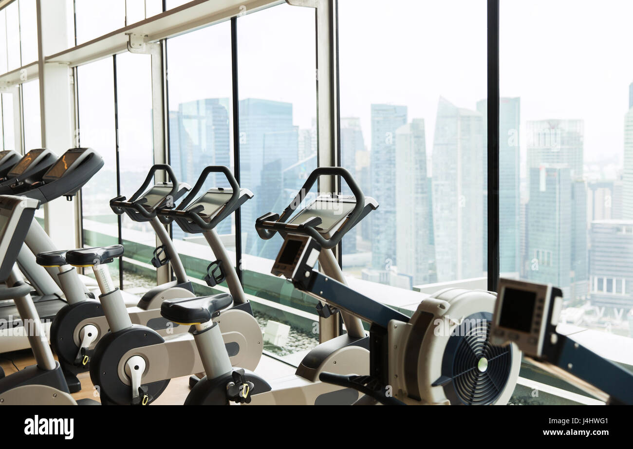 Empty gym many gym equipment hi-res stock photography and images - Alamy