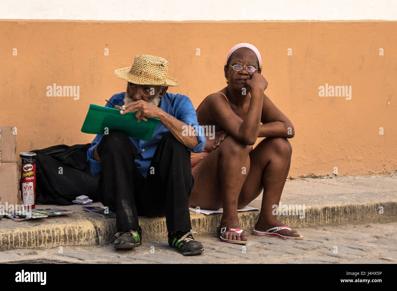 Two cuban men sitting hi-res stock photography and images - Alamy