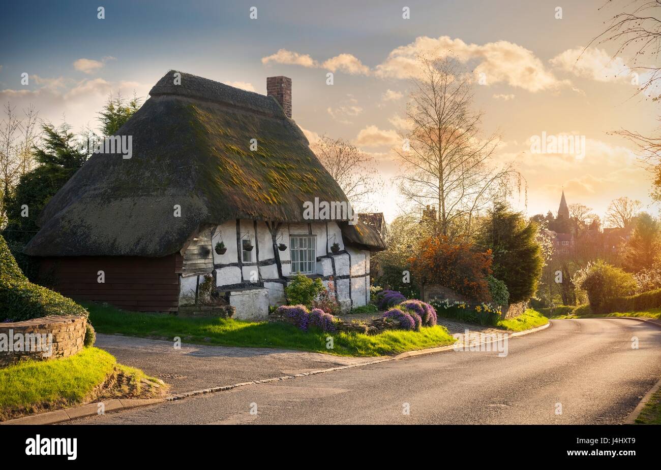 Pretty thatched cottage at Temple Grafton, Warwickshire, England Stock ...