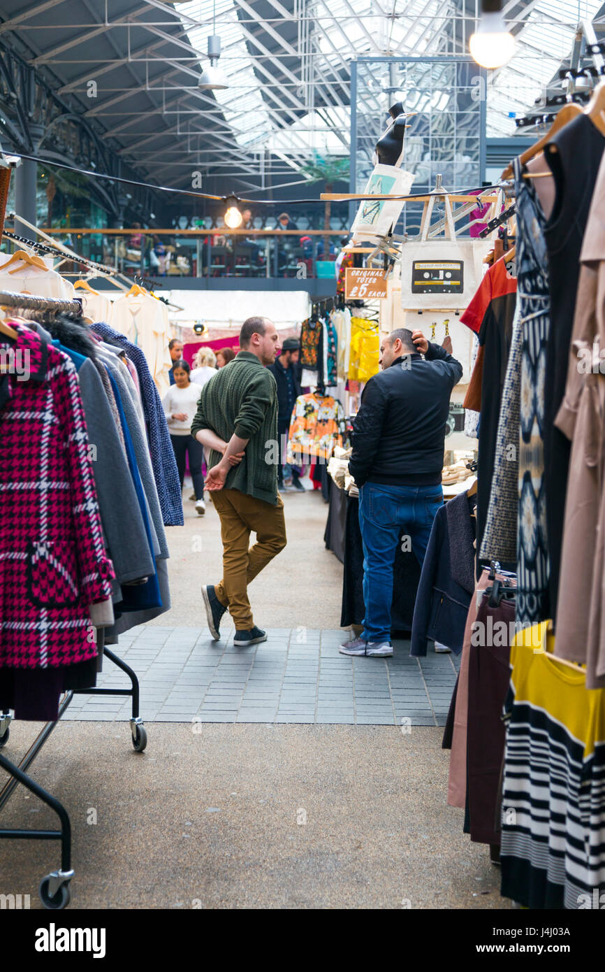 Stock market men hi-res stock photography and images - Alamy