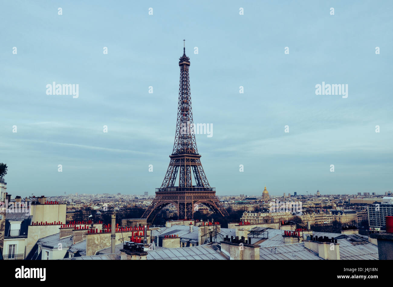 Paris metro train and eiffel tower hi-res stock photography and images ...