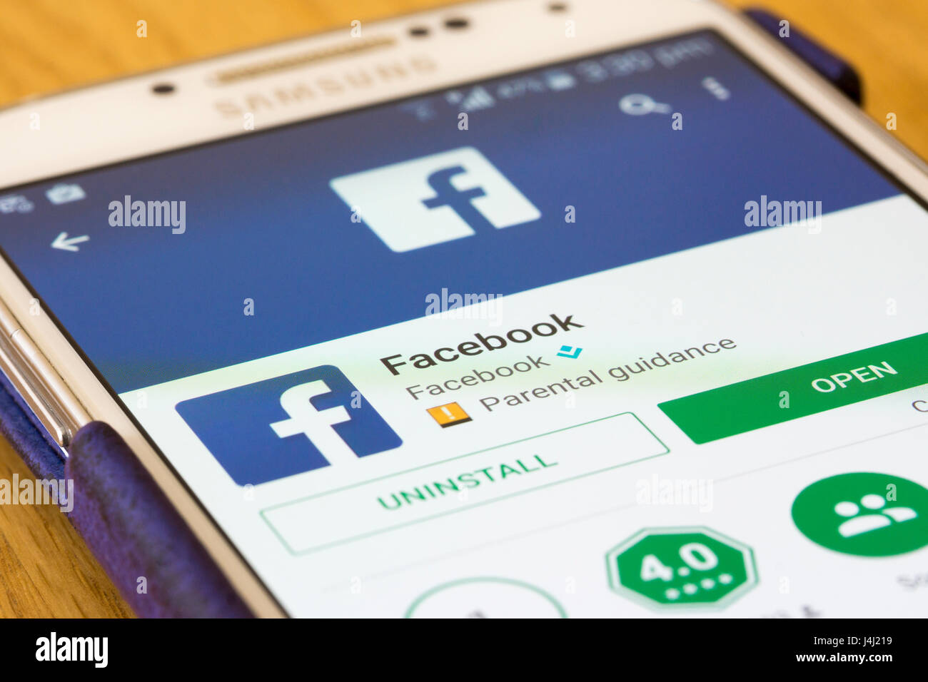 Facebook logo social networking hi-res stock photography and images - Alamy