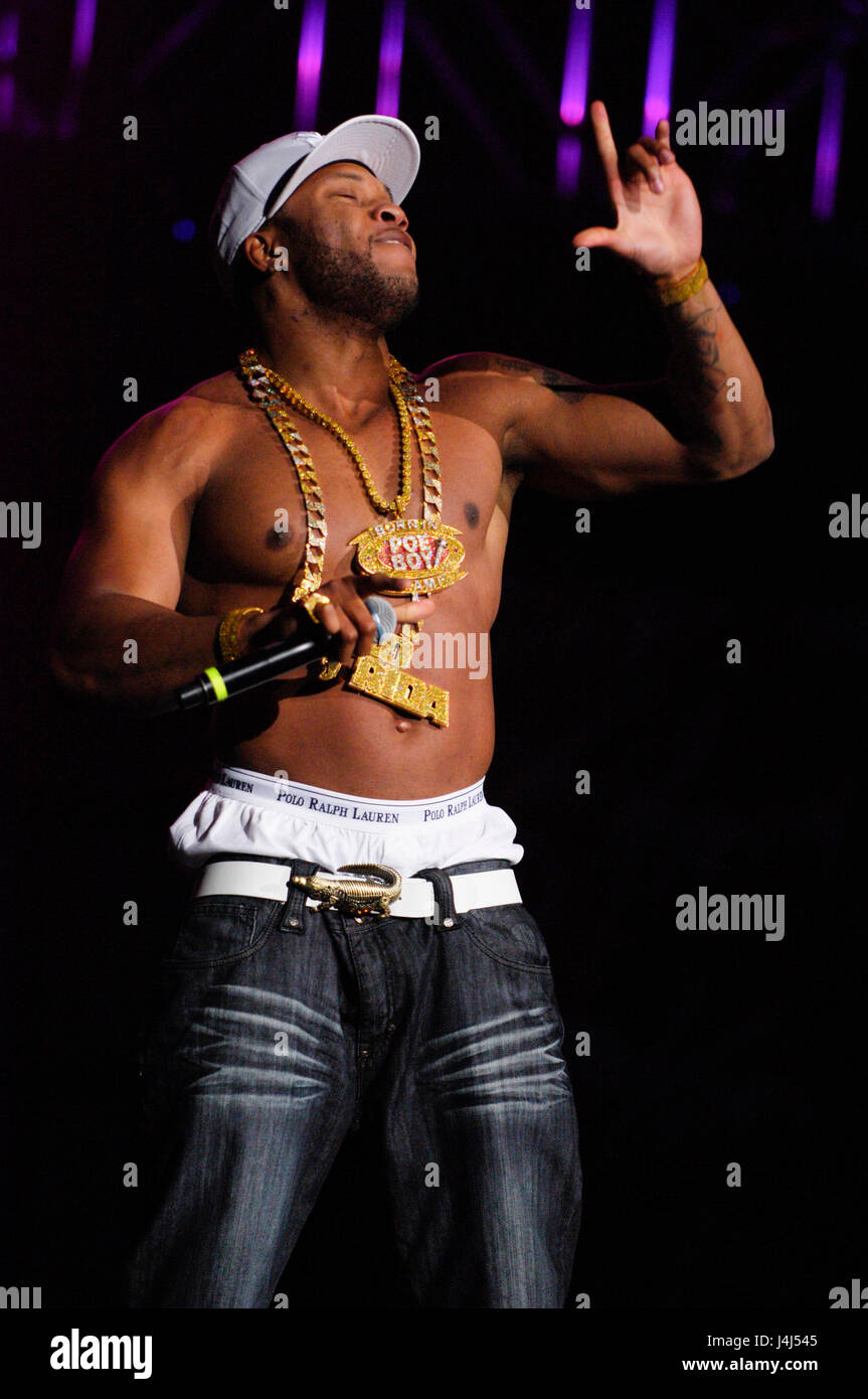 Rapper Flo Rida performing at the 2008 102.7 KISS FM Wango Tango ...