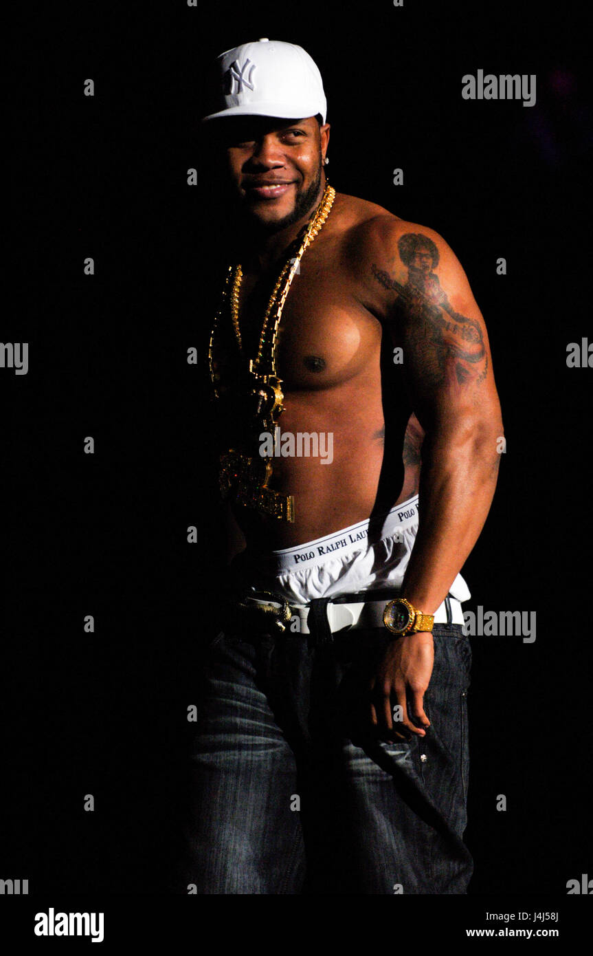 Rapper Flo Rida performing at the 2008 102.7 KISS FM Wango Tango ...