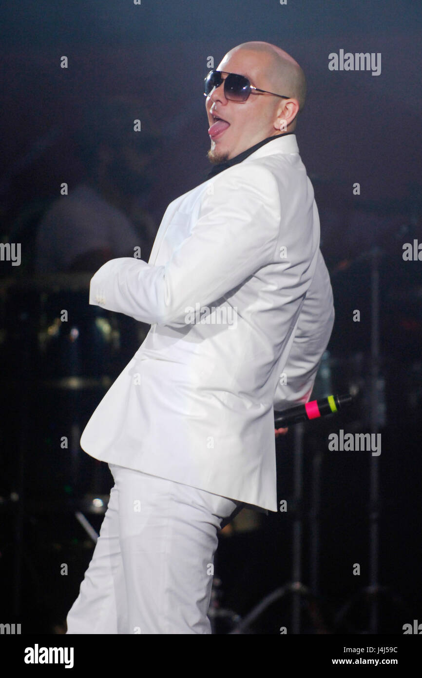 Pitbull Rapper Stock Photos & Pitbull Rapper Stock Images - Alamy