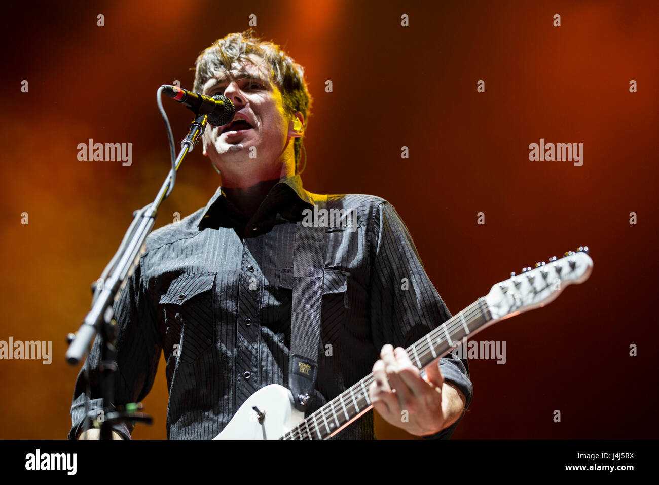 Lead vocalist hi-res stock photography and images - Alamy