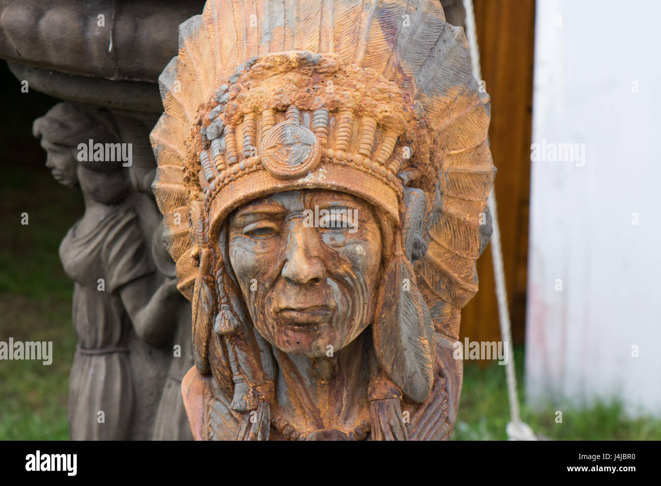 Native american tribal chief sculpture at antique fair Stock Photo - Alamy