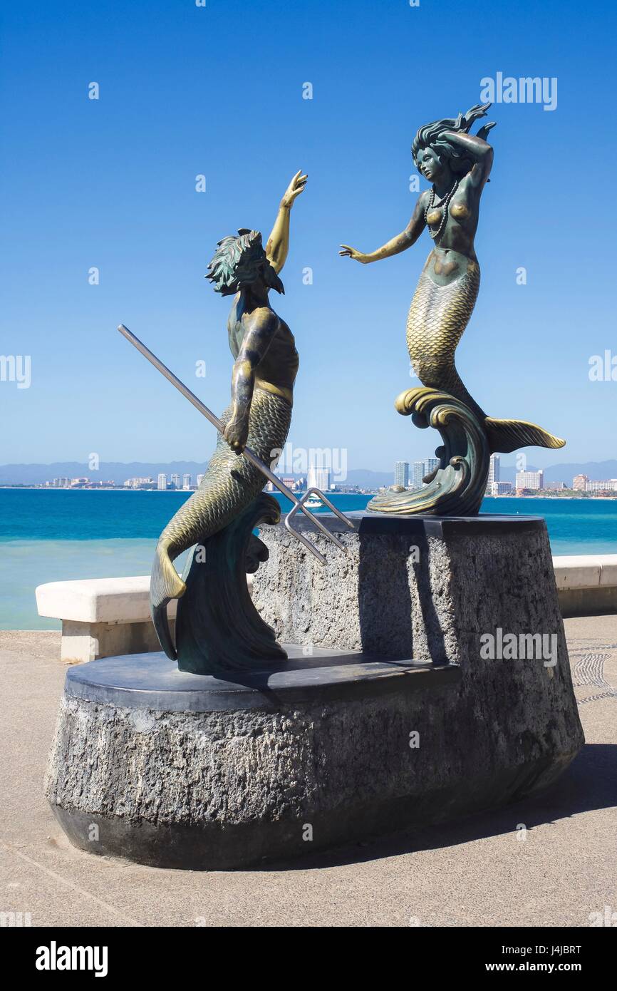 Mermaid sculpture hi-res stock photography and images - Alamy