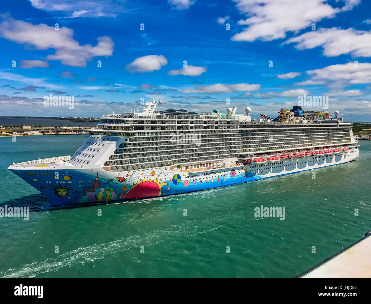 Cruise ship entering Port Stock Photo - Alamy