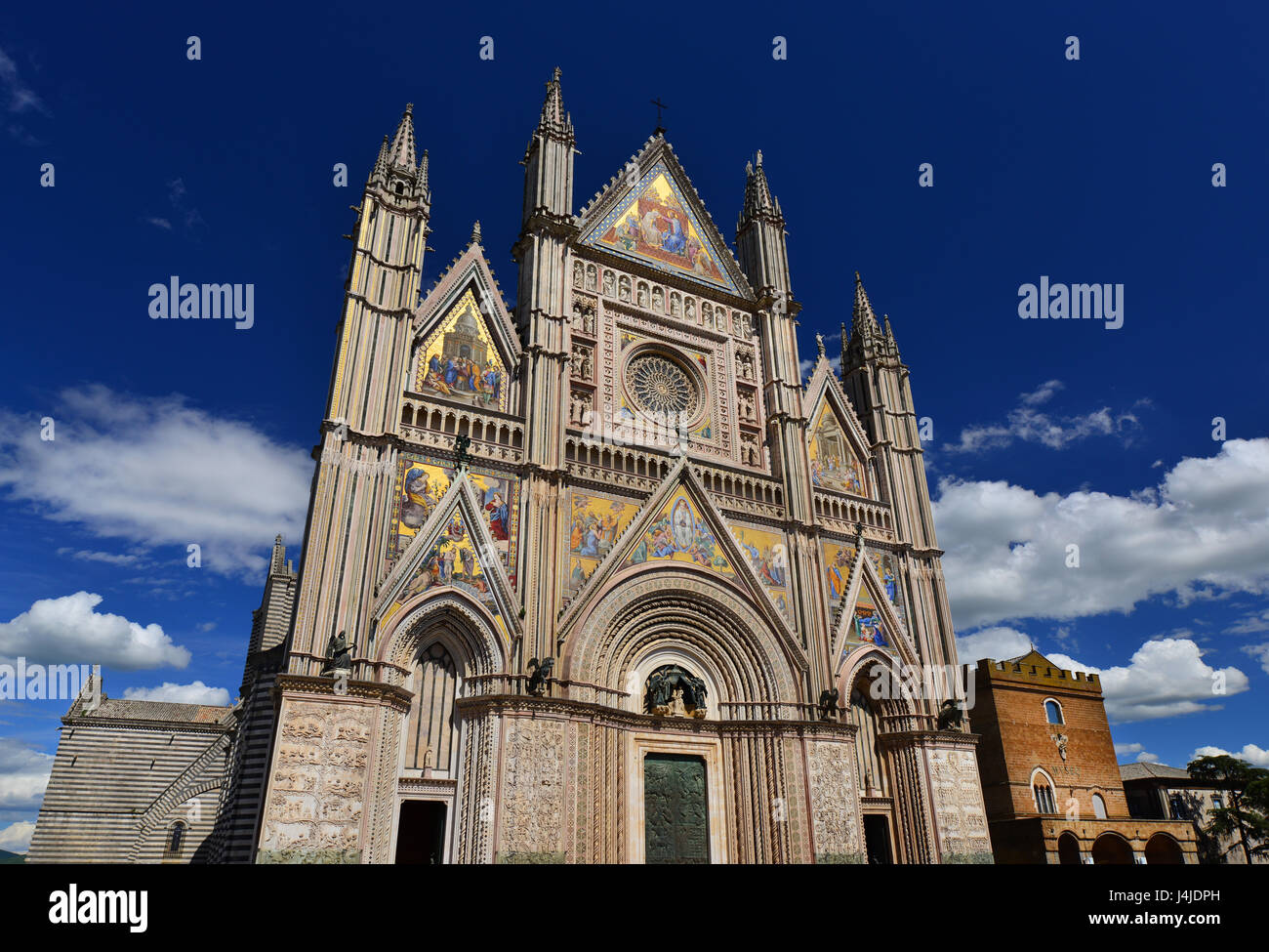 Gothic architecture in italy hi-res stock photography and images - Alamy