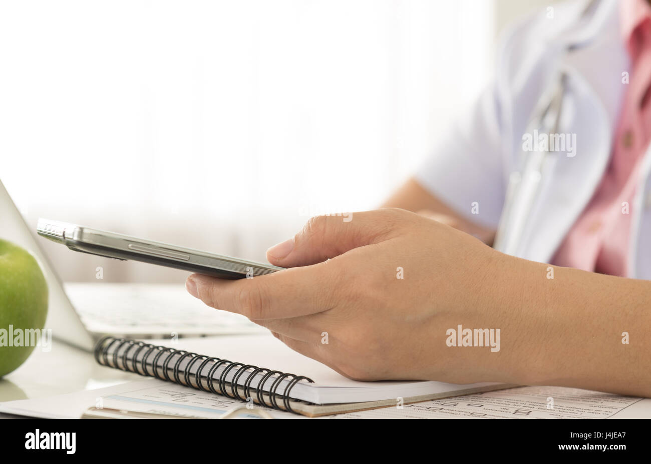 Smart doctors hi-res stock photography and images - Alamy