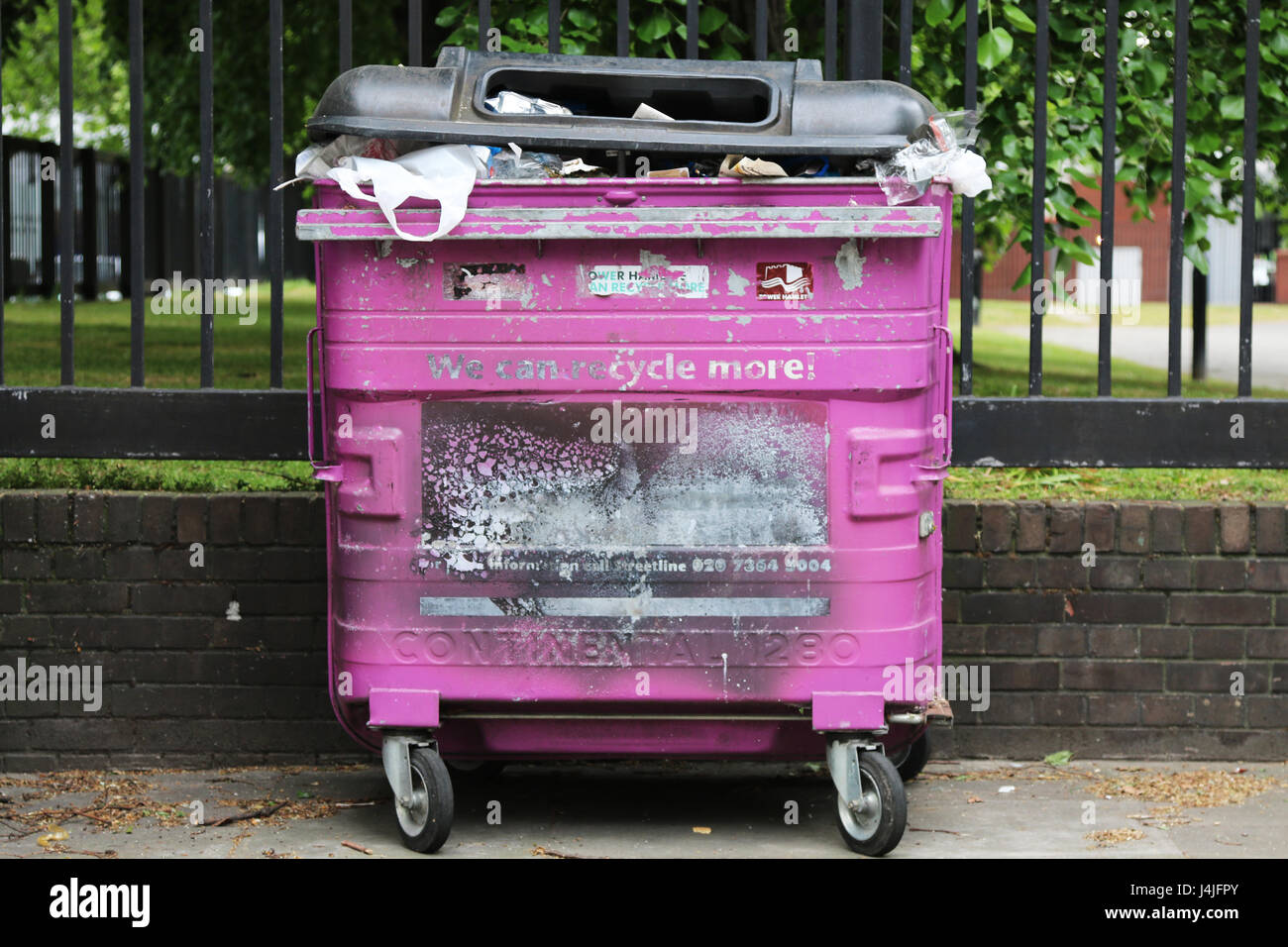 The leaning tower of london hi-res stock photography and images - Alamy