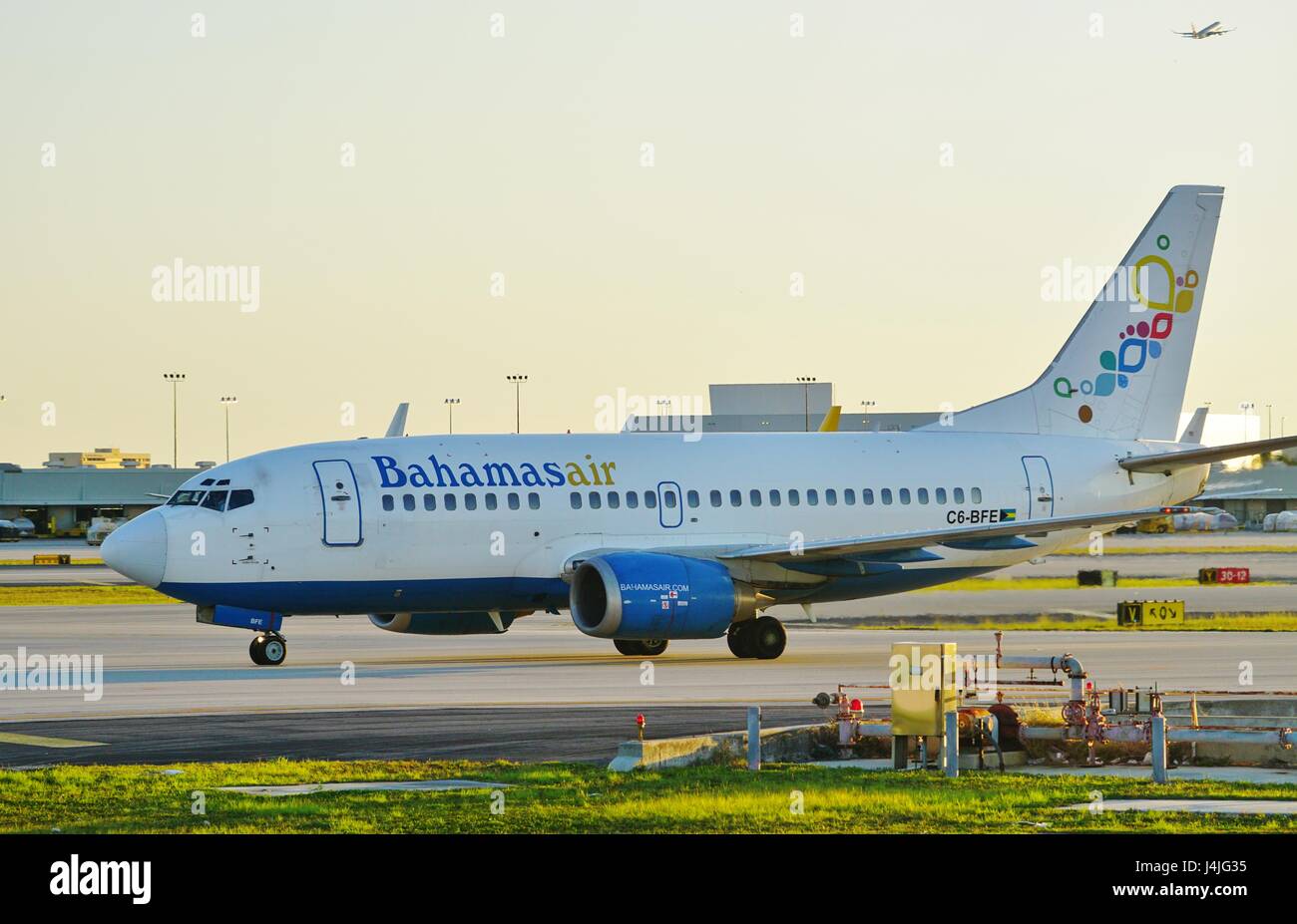 Bahamas airport hi-res stock photography and images - Alamy