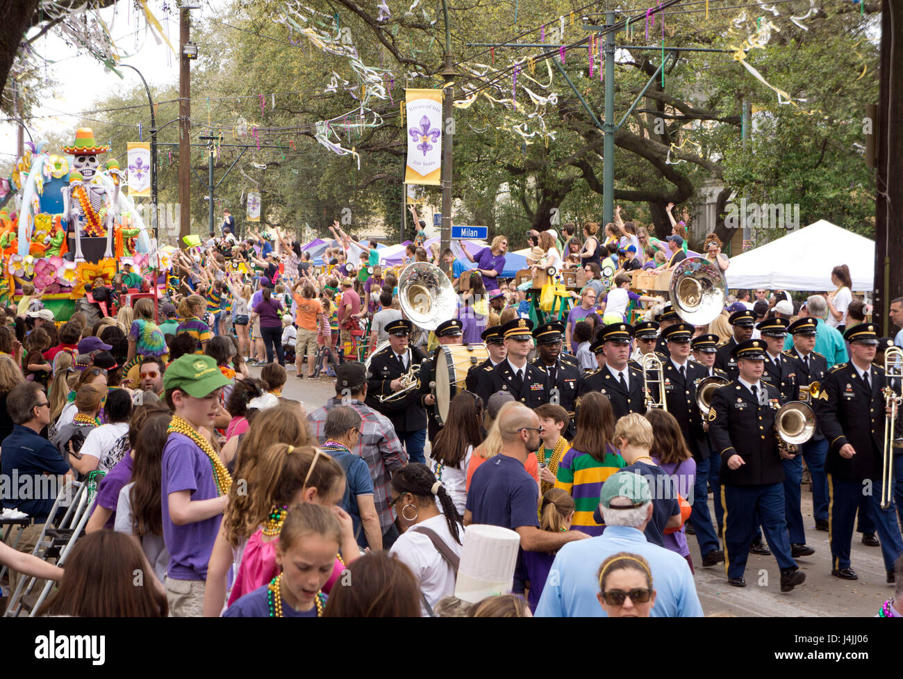 Mardi gras float brass band hi-res stock photography and images - Alamy