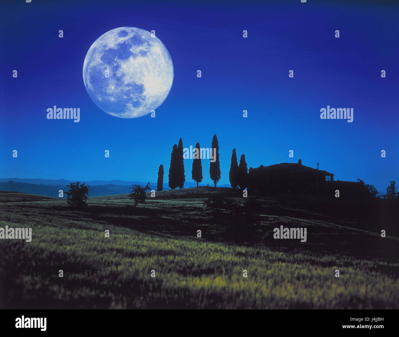 Italy, Tuscany, close Pienza, farm, full moon, evening [M] Europe ...