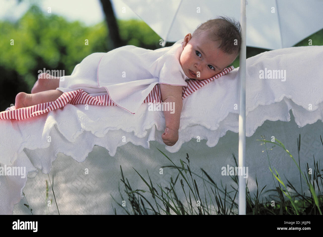 Sun bench, baby, lie, rest summer, child, infant, abdominal position ...