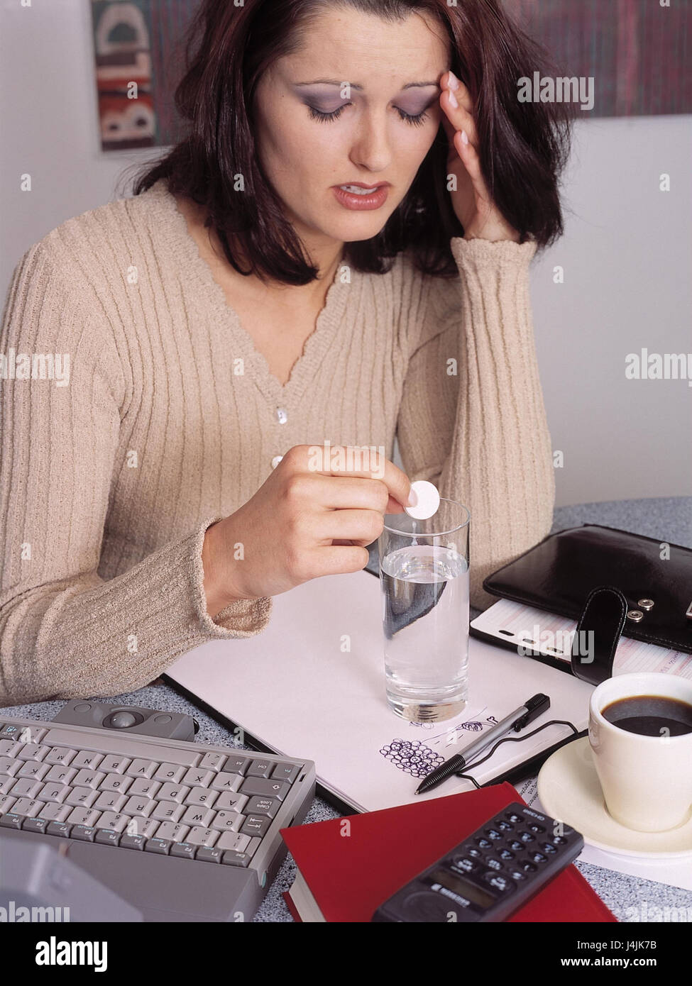 Desk, manager, gesture, cephalalgias, water glass, effervescent tablet ...