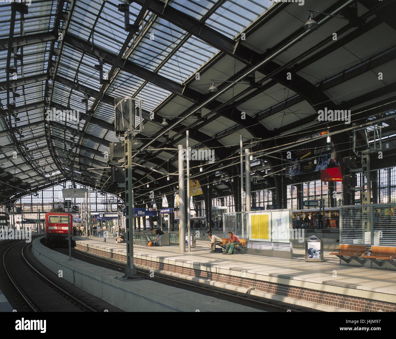 Germany, Berlin, railway station, Friedrichstrasse, platform, train ...