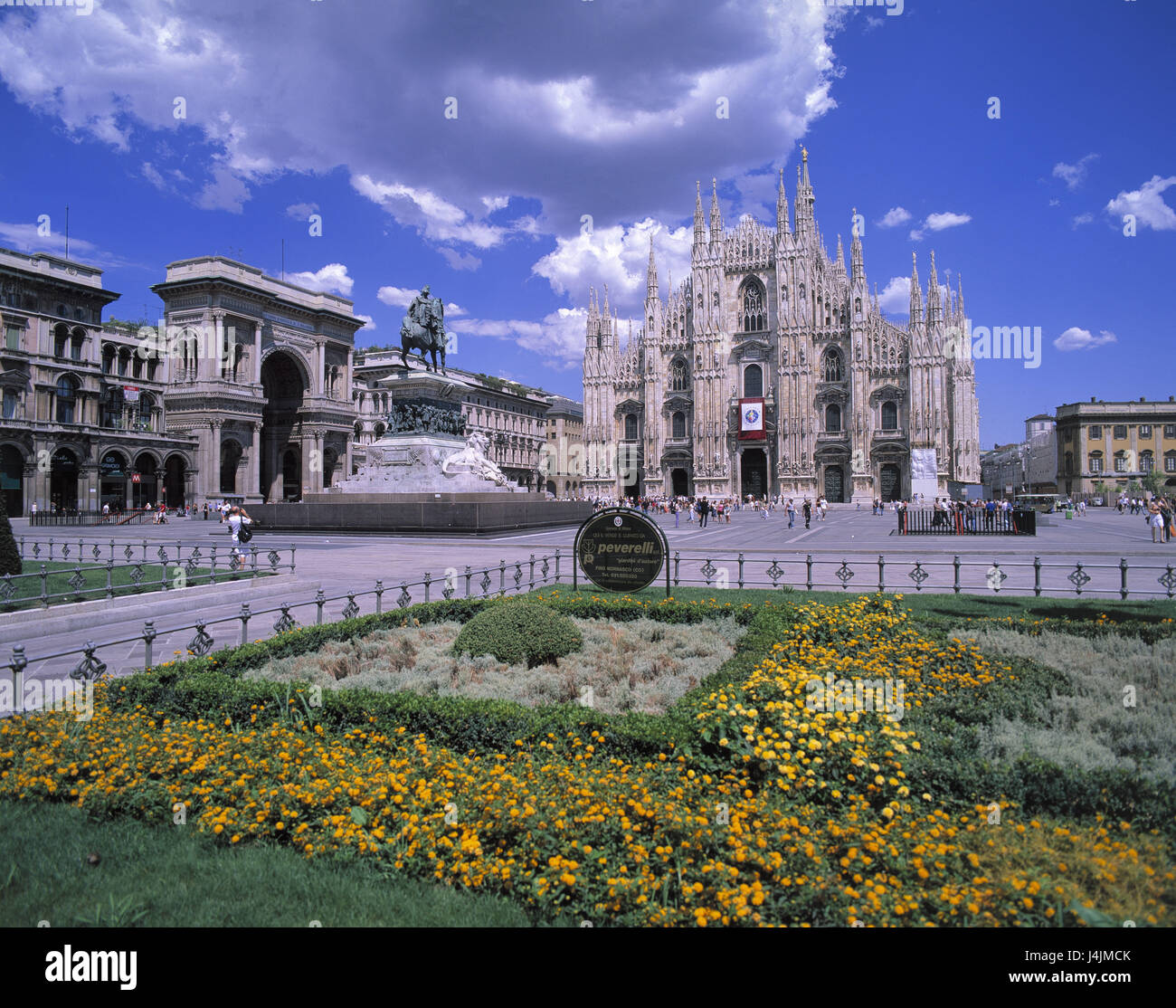 Italy, Milan, Piazza del Duomo, cathedral town, street, street scene ...