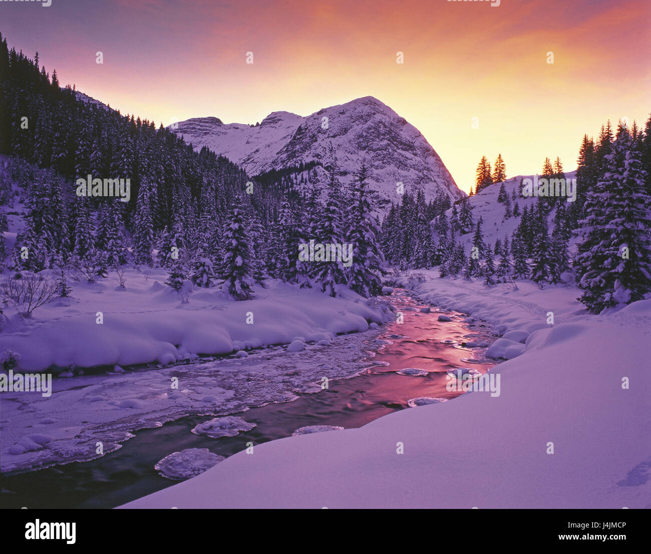 Austria, Vorarlberg, Lechtal Alps, Lech, winter, evening mood evening ...